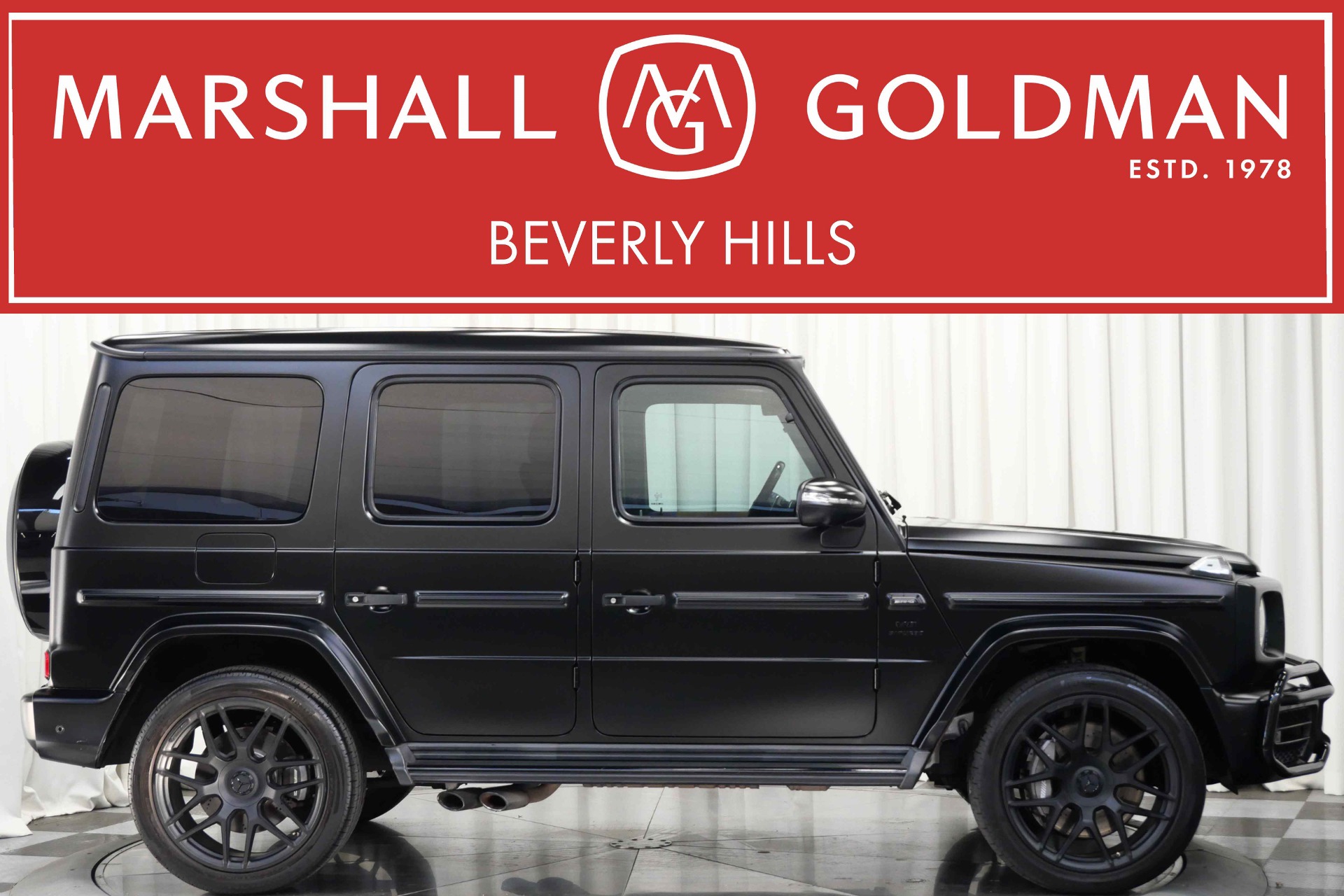 Black Mercedes-Benz G63 AMG with AMG 4.0L Biturbo V8 577hp 627ft. lbs ...