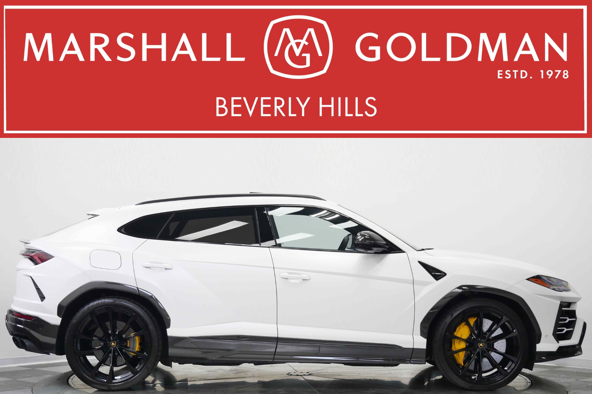 Bianco Monocerus Matt Finish Lamborghini Urus -Carbon Fiber Packs ...